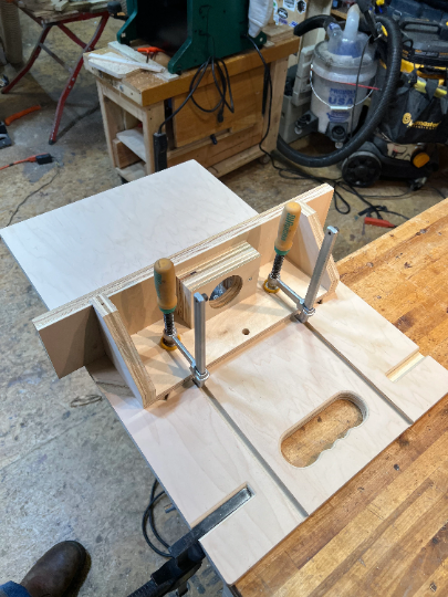 Portable Router Table with Fence & Universal Baseplate – Newman ...